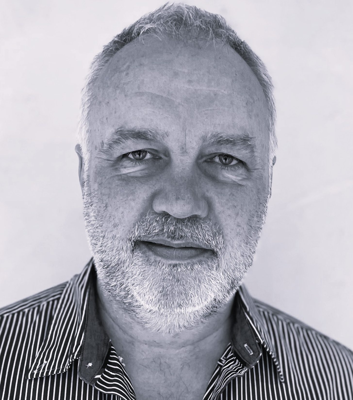 OUR MANAGEMENT TEAM – Satraka